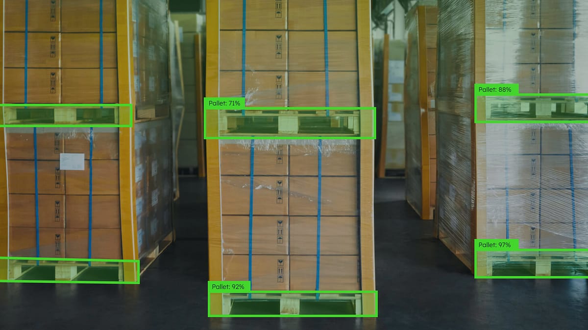 How AMR Robots Manage Modern Material Handling